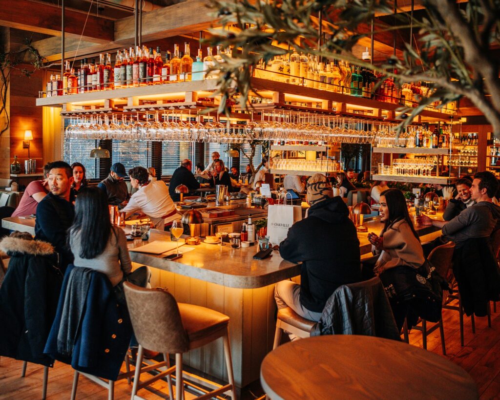 The Ultimate West Loop Chicago Happy Hour 2024 Guide - HHRevolution