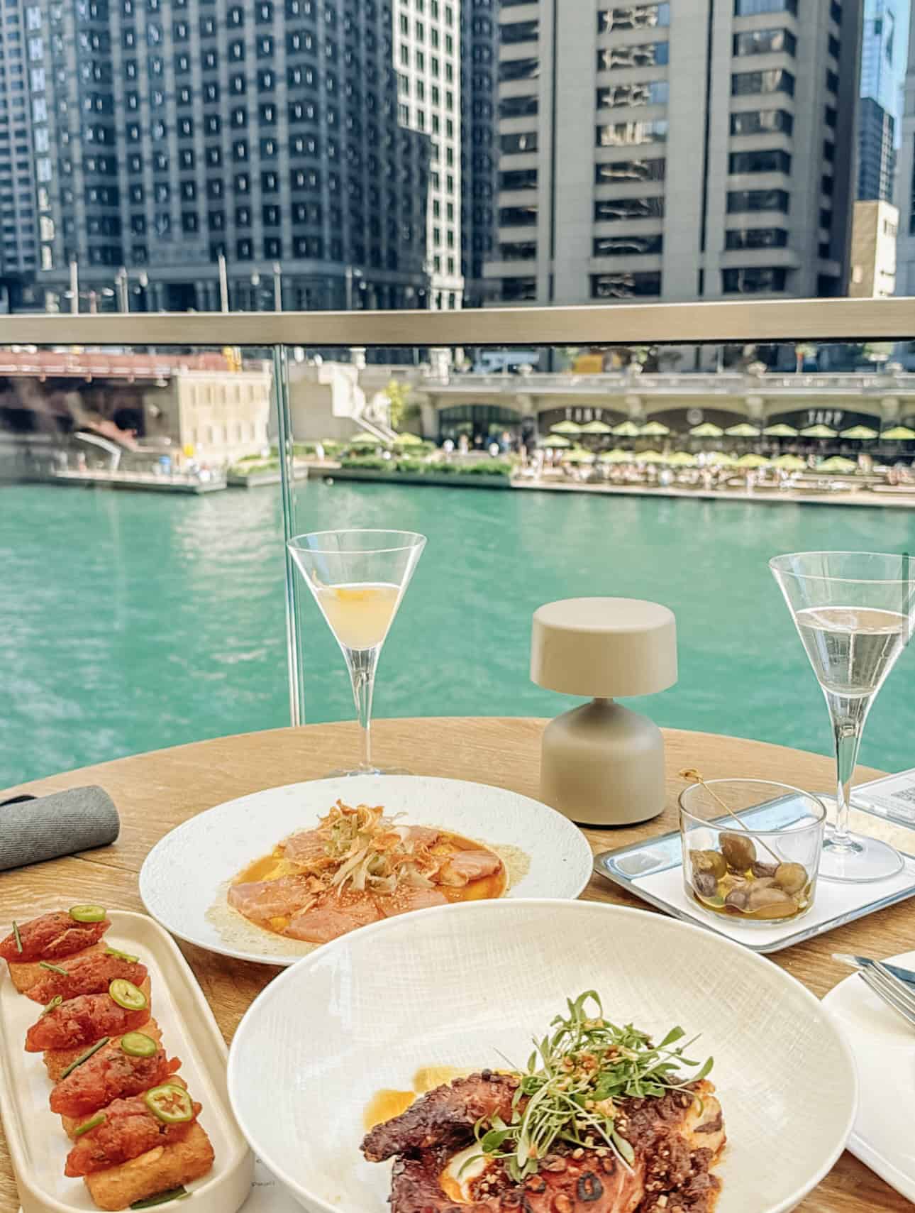 RPM Seafood in River North Chicago Happy Hour - HHRevolution